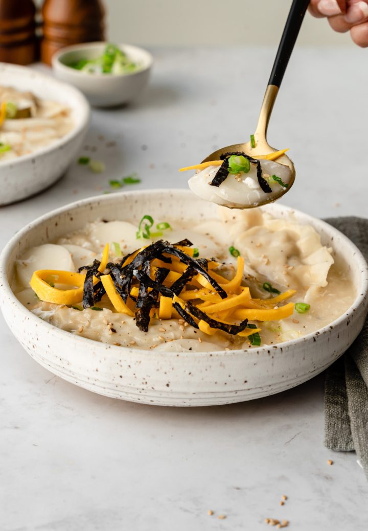 Dduk Mandu Guk (Korean Rice Cake and Dumpling Soup) - Balance With Jess